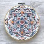 Los bordados geométricos de Jennifer Plott - Esto no es arte